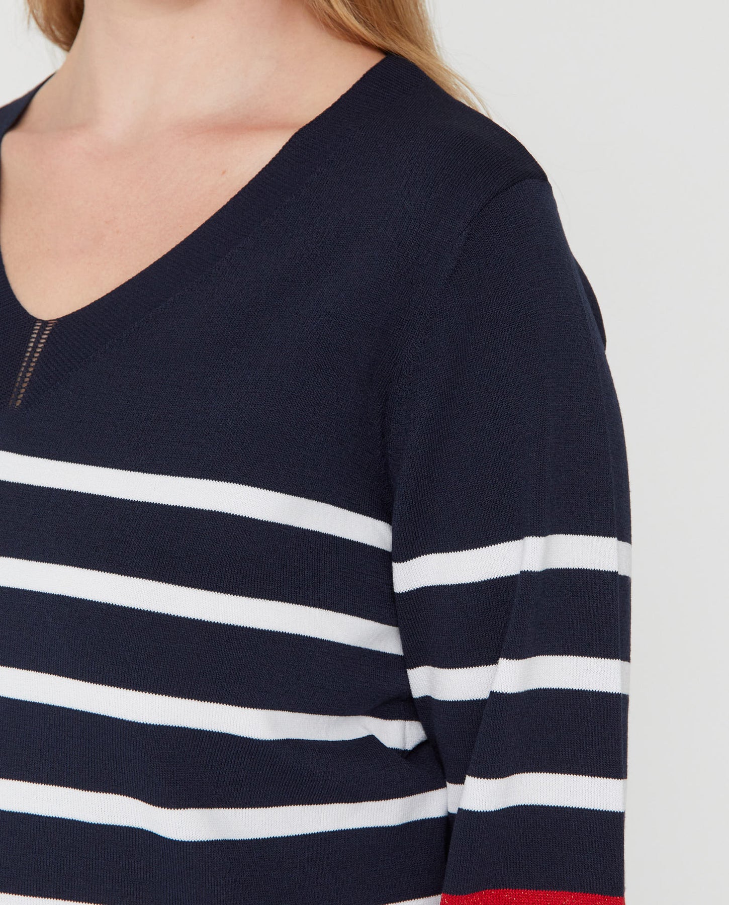 Jersey Manga Tres Cuartos Con Cuello Pico Y Rayas Azul Marino – October